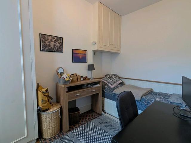 Room at Byrne Road, Greater London