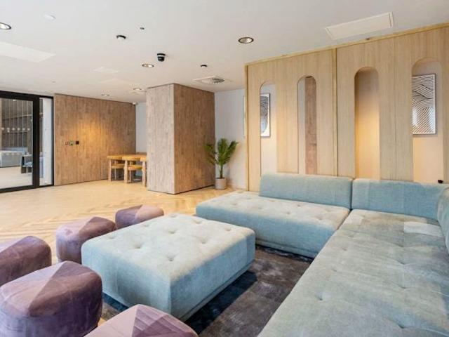 Room at Byron Street, Leeds