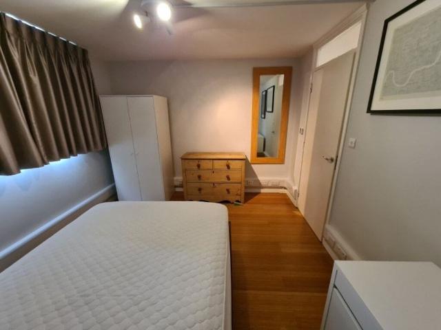 Room at Bacon Street, Greater London