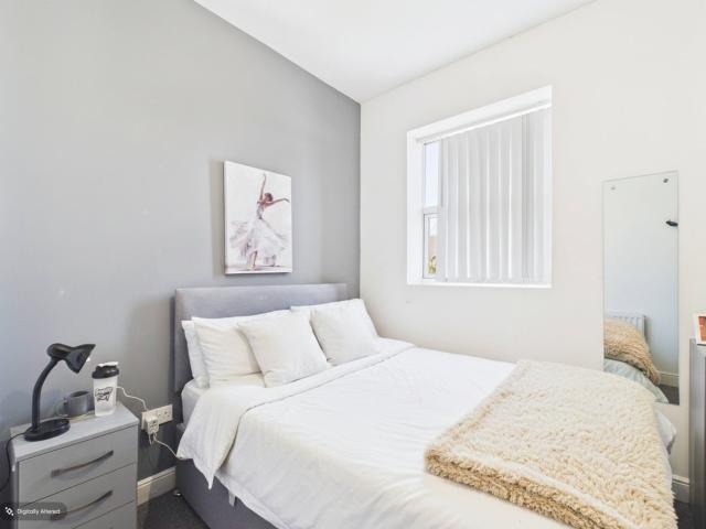 Room at Bacheler Street, Hull