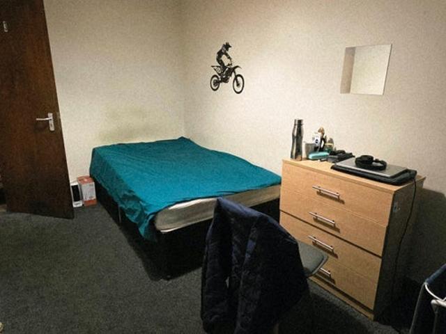 Room at Back Burley Hill, Leeds