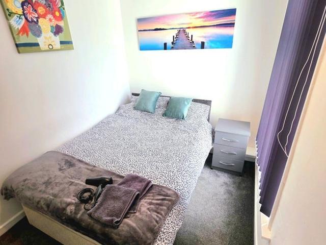 Room at Back Bury Road South, Bolton