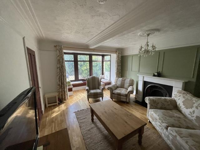 Room at Back Edinburgh Road, Leeds