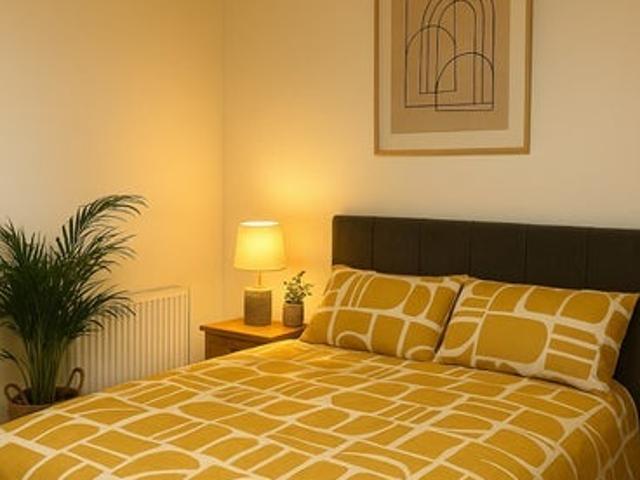 Room at Back Moorfield Grove, Bolton