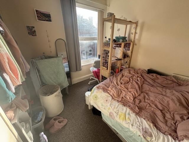 Room at Back Newport Mount, Leeds