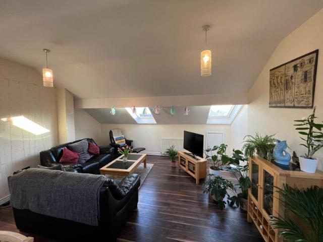 Room at Back Potters Street, Leeds