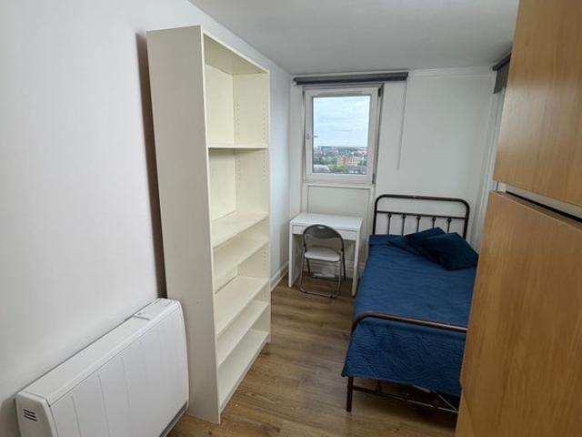Room at Bakersfield, Greater London