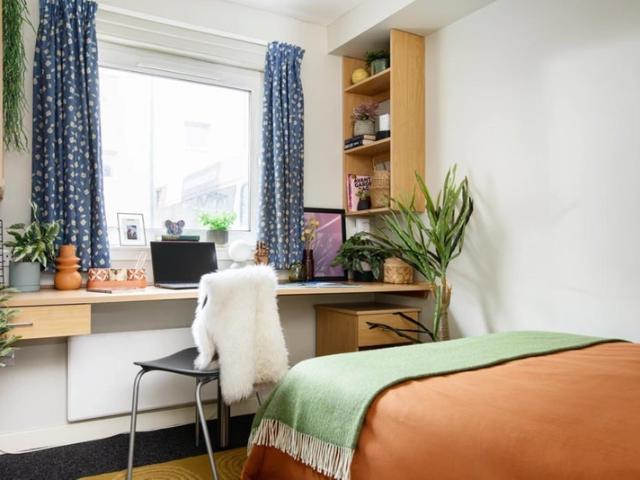 Room at Baird Street, Glasgow