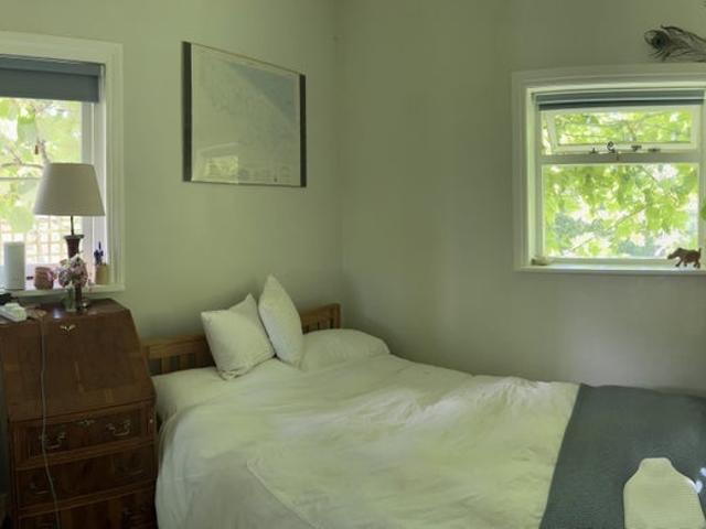 Room at Balmoral Road, Bristol