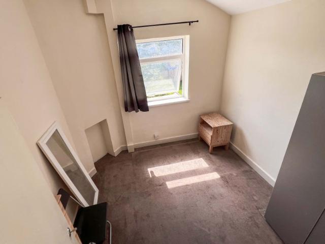Room at Balmoral Road, Greater London