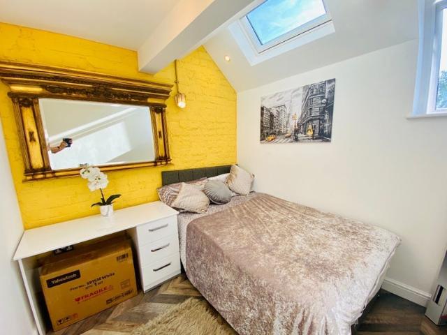 Room at Balmoral Road, Manchester