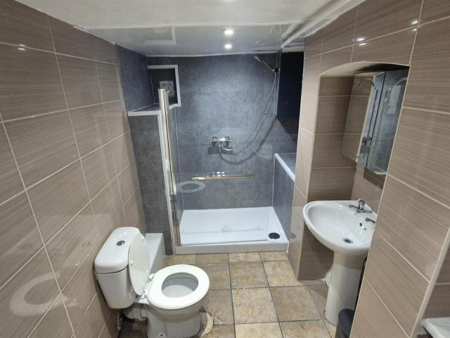 Room at Balmoral Road, Northampton