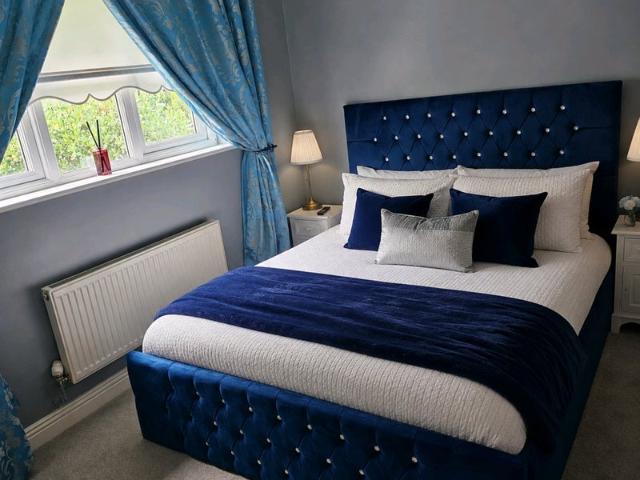 Room at Balmoral Way, Huyton