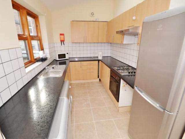 Room at Balfour Road, Nottingham