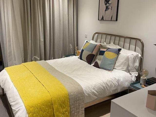 Room at Balham High Road, Greater London