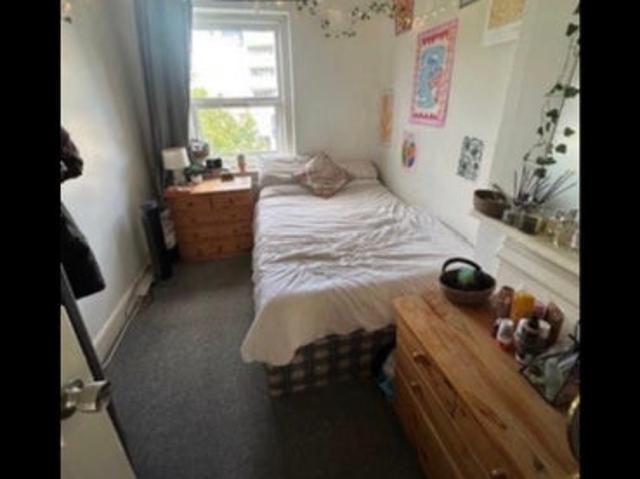 Room at Balham High Road, Greater London