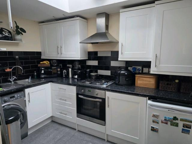Room at Balham High Road, Greater London