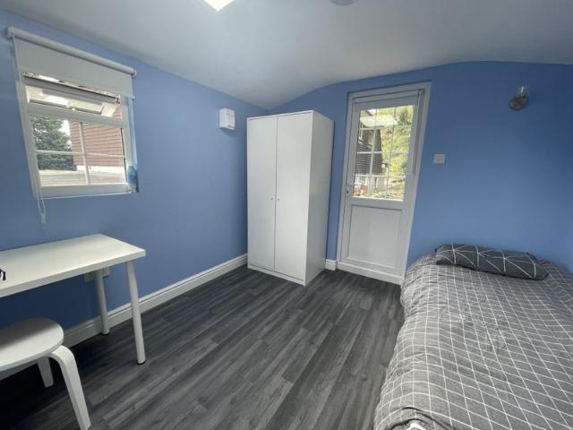 Room at Ballards Farm Road, Greater London