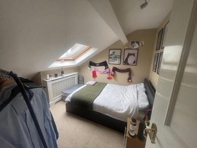 Room at Ballater Road, Greater London