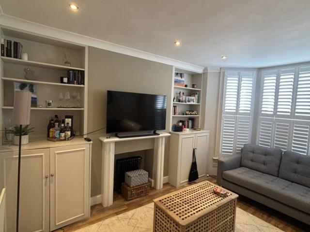 Room at Ballater Road, Greater London