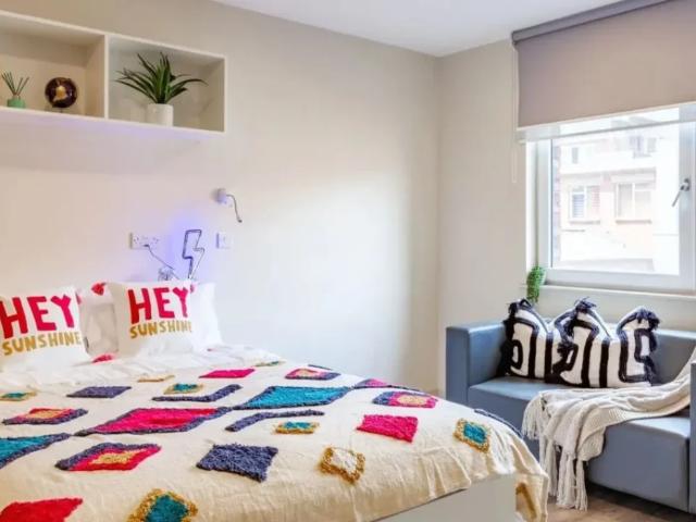 Room at Bampfylde Street, Exeter