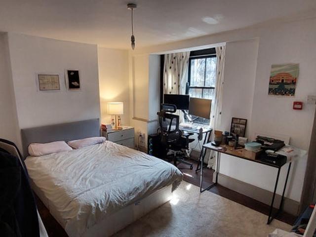 Room at Bancroft Road, Greater London