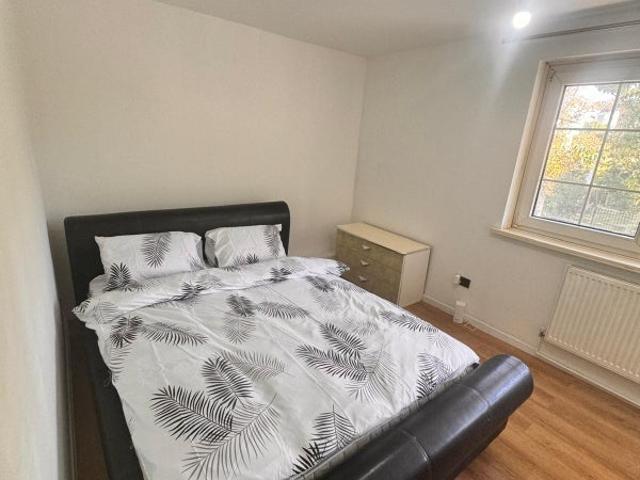 Room at Bancroft Road, Greater London
