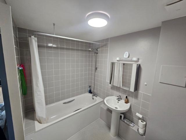 Room at Banfield Road, Greater London