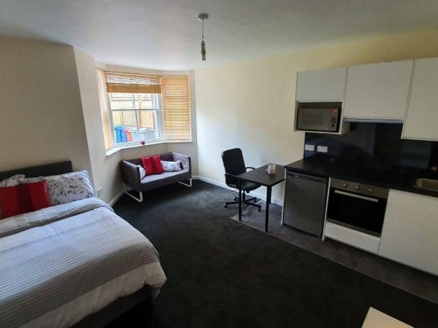 Room at Bank Street, Glasgow