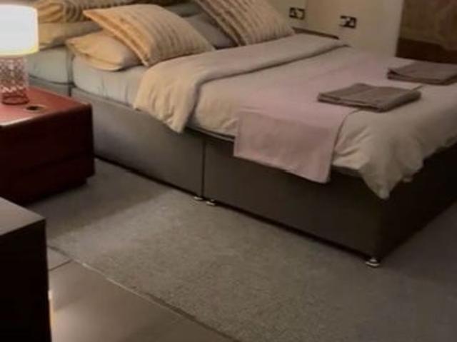 Room at Bank Street, Glasgow