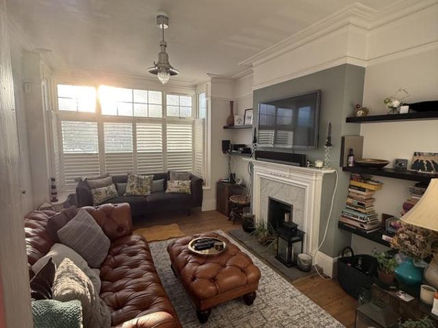 Room at Basildon Road, Greater London