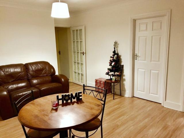 Room at Barnard Road, Greater London