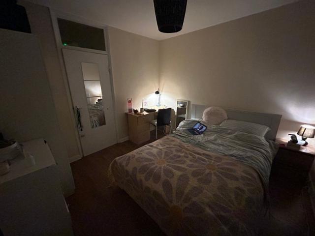Room at Barnby Street, Greater London