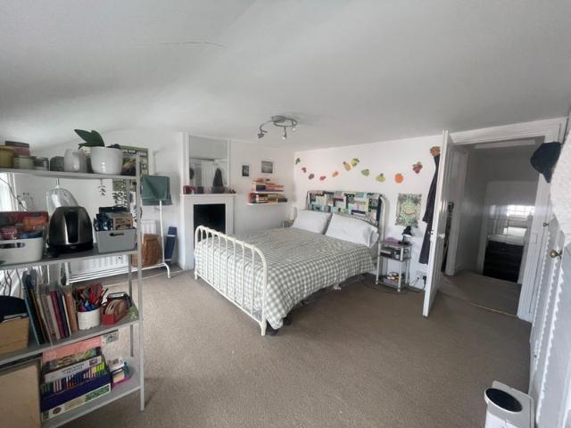 Room at Barnes High Street, Greater London