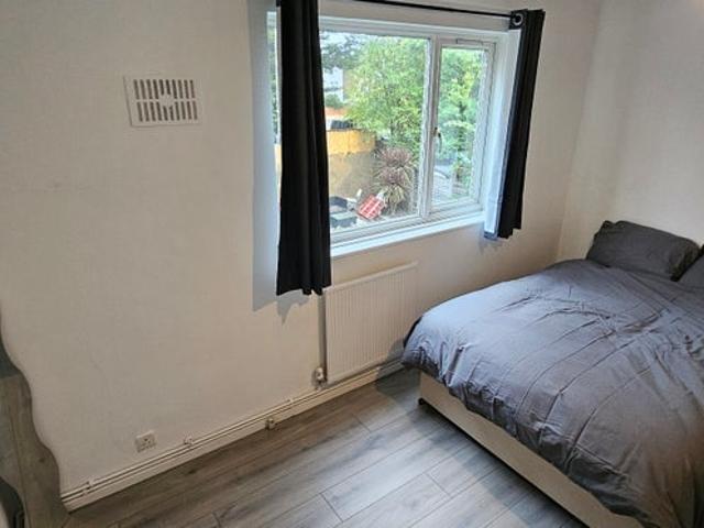 Room at Barnes High Street, London
