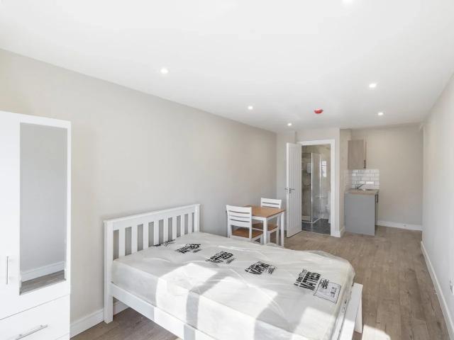 Apartment at Barnett Wood Lane, Mole Valley