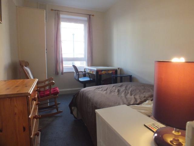 Room at Barnfield Gardens, Greater London