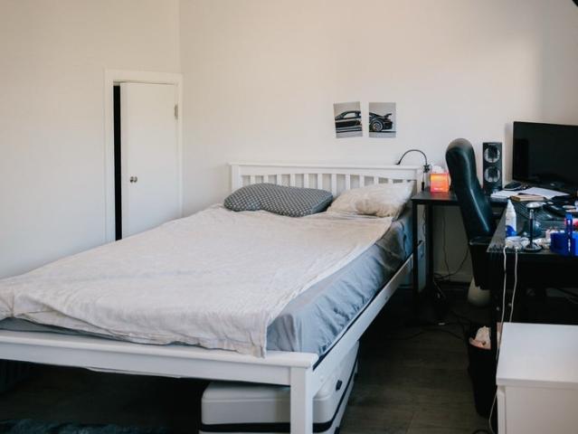 Room at Barnfield Place, Greater London