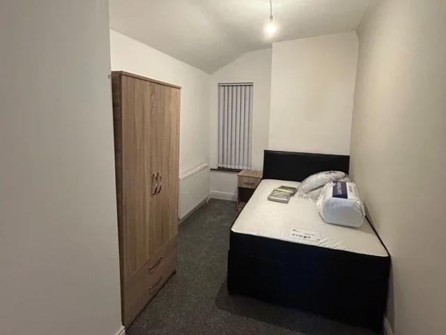 Room at Barns Lane, Walsall