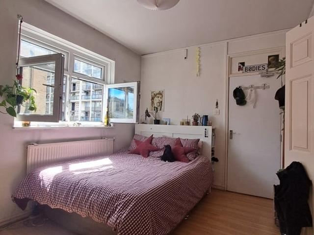 Room at Barnsley Street, Greater London