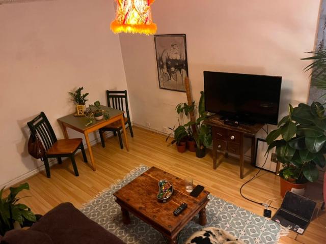 Room at Barnsley Street, Greater London