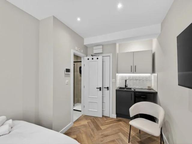 Room at Baron's Court Road, Greater London