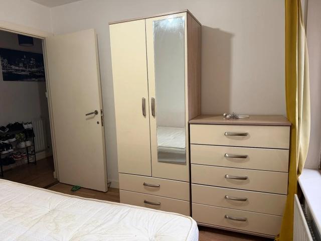 Room at Barchester Street, Greater London
