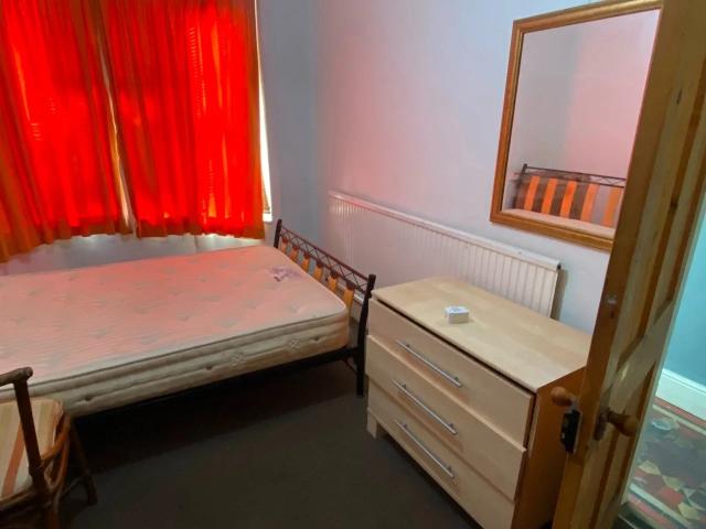 Room at Barclay Street, Leicester