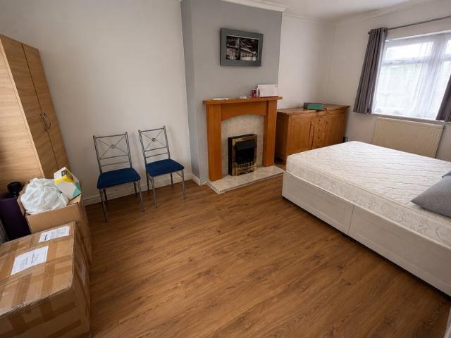 Room at Barclay Road, Greater London