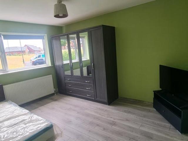 Room at Bardsey Gardens, Nottingham