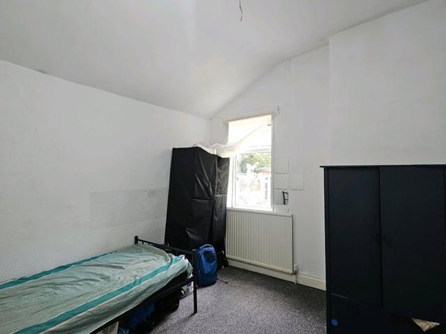 Room at Barford Road, Birmingham
