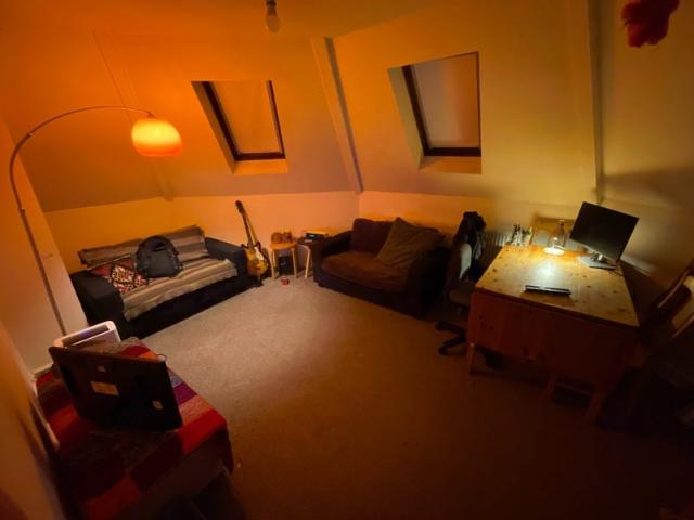 Room at Barlow Moor Road, Manchester