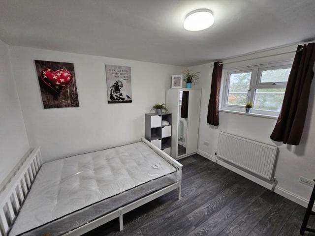 Room at Barras Lane, Coventry