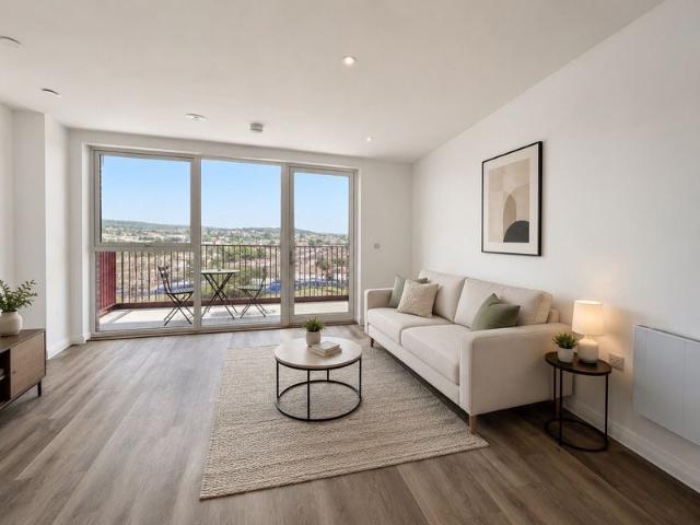 Room at Barratt Way, Greater London
